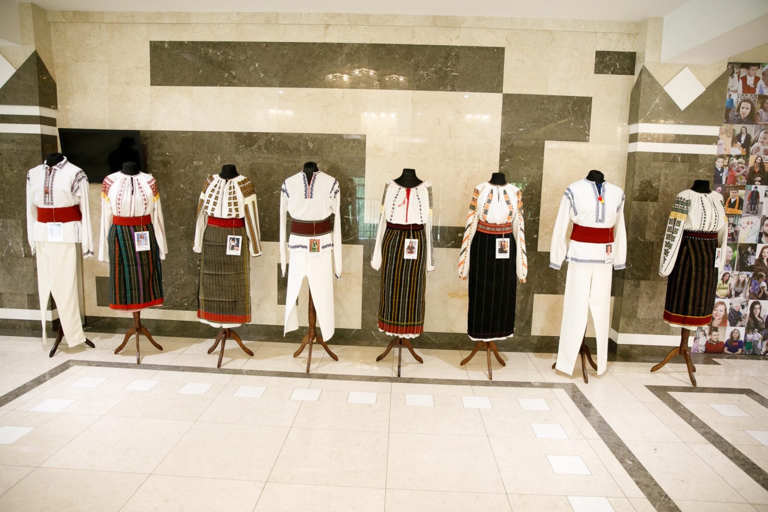 (PHOTO GALLERY) Moldovan traditional clothing - exhibited in the ...