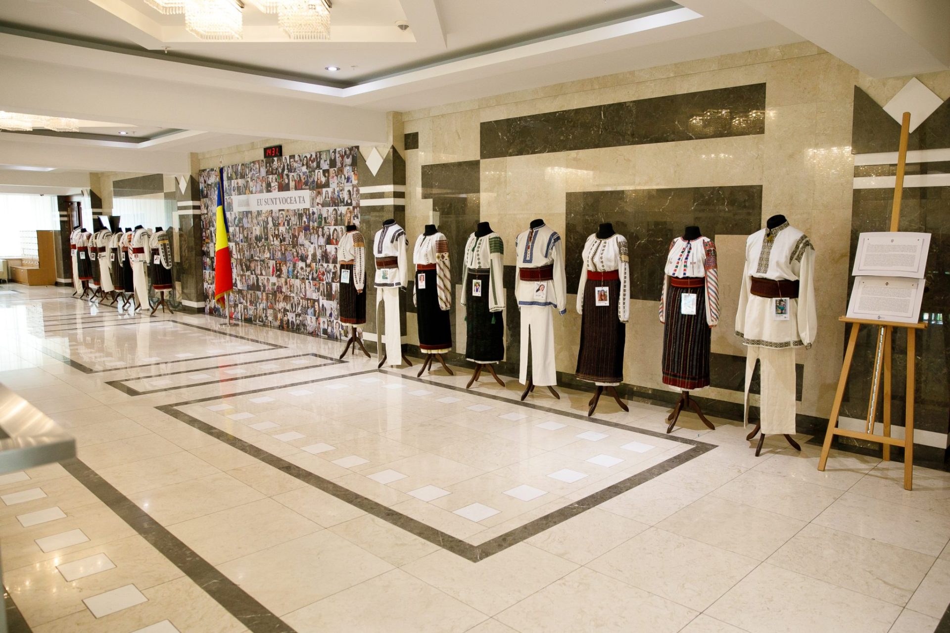 (PHOTO GALLERY) Moldovan traditional clothing - exhibited in the ...